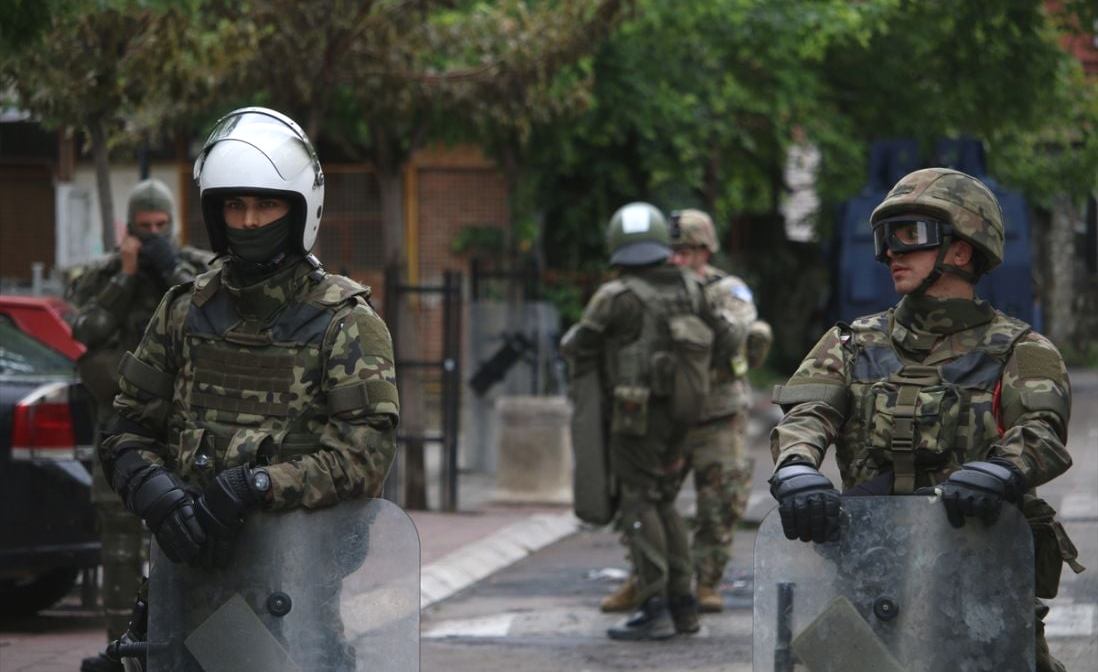 Srbi se i danas okupili na sjeveru Kosova, stigli i vojnici KFOR-a : Radio Velkaton