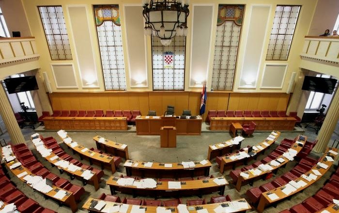 U Hrvatskom saboru održana komemoracija za žrtve Srebrenice : Radio Velkaton