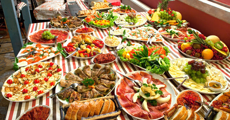 Tradicionalna jela koja se pripremaju u novogodišnjoj noći širom ...