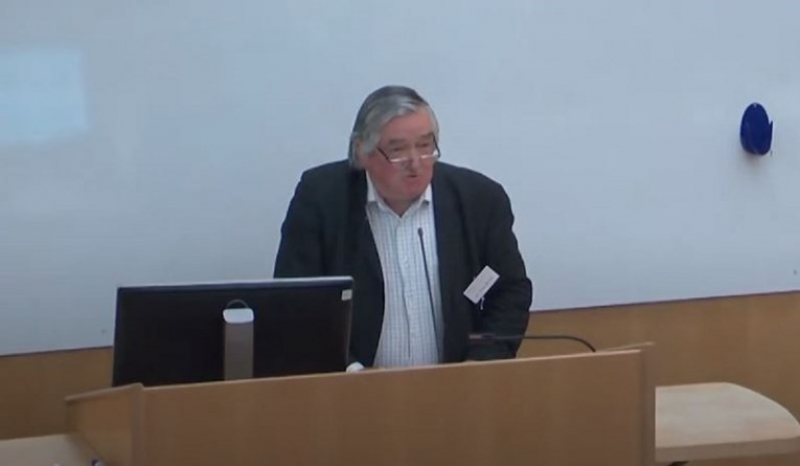 Advokat tužio roditelje jer mu ne daju dovoljno novca : Radio Velkaton