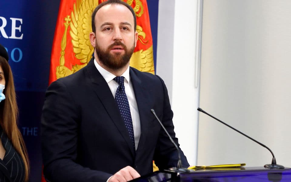 Nikolić: Podrška inicijativi URA, Vlada Crne Gore sigurno pada : Radio ...