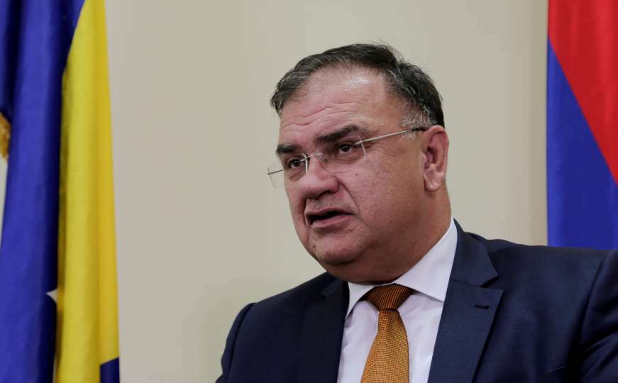 Ivanić: Iz SNSD-a niko nikad odlukom visokog predstavnika nije ...